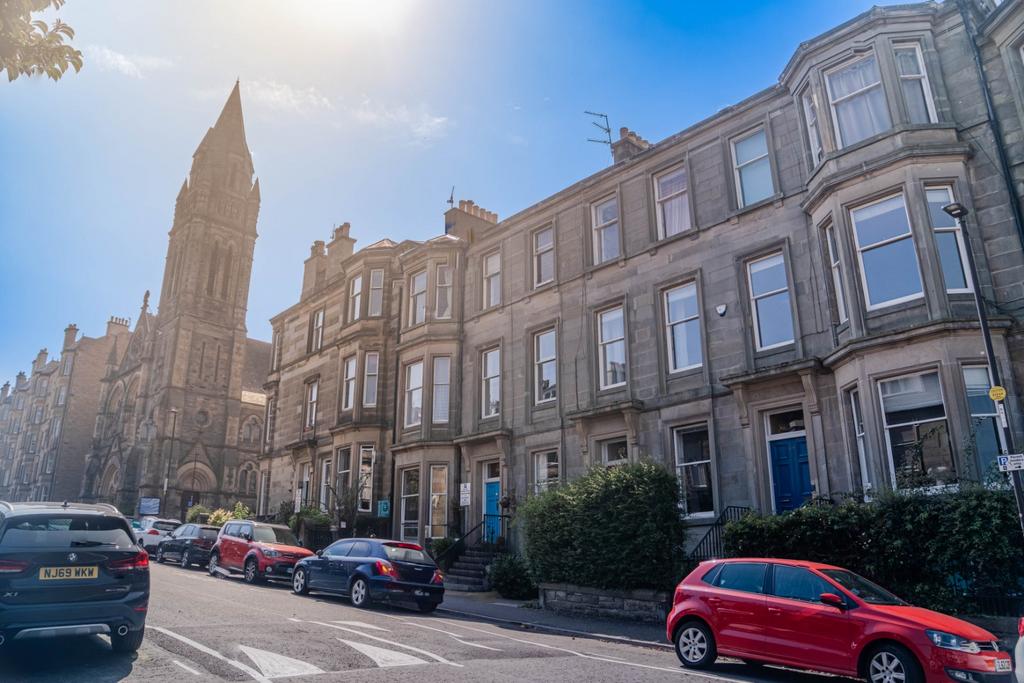 Leamington Terrace, Edinburgh... 3 bed flat - £2,385 pcm (£550 pw)