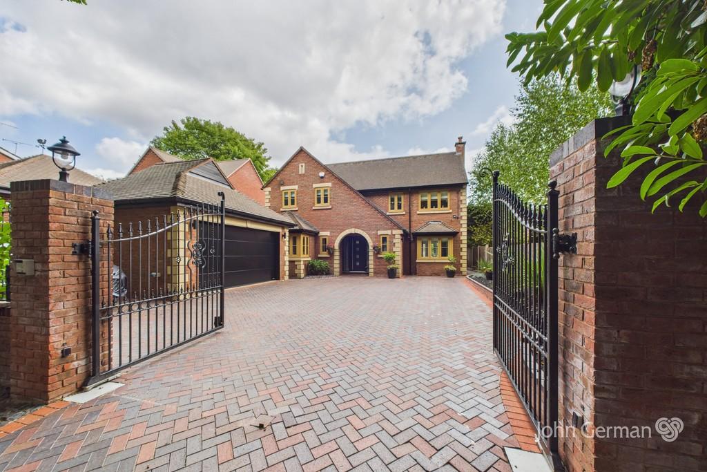 Chaseley Lodge, New Penkridge Road... 4 bed detached house - £850,000
