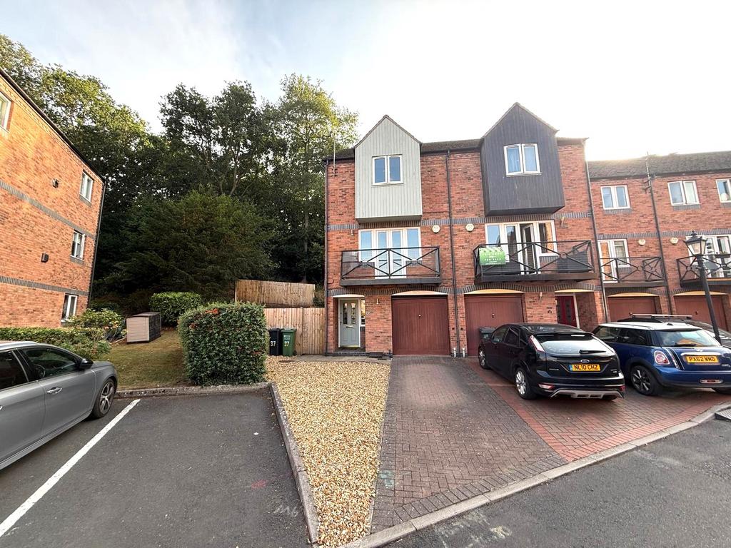 Round Hill Wharf, Kidderminster, DY11 4 bed property to rent - £1,450 ...