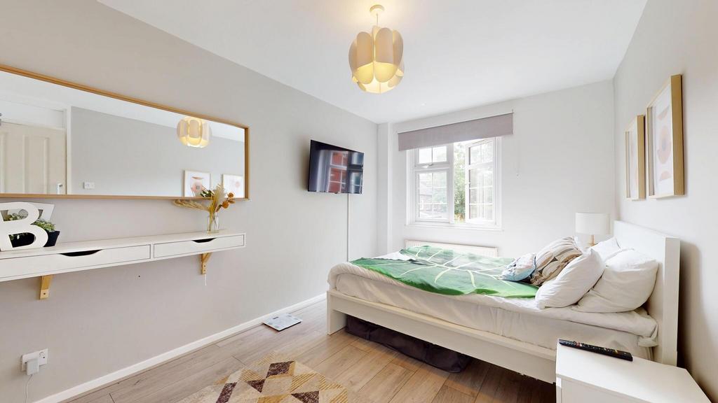 Rectory Square 4 bed flat share - £1,100 pcm (£254 pw)