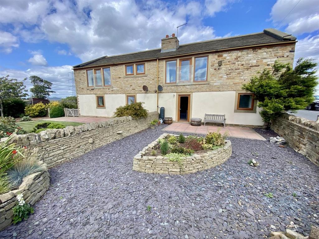 The Orchards, Bellstring Lane, Mirfield 3 bed terraced house for sale - £330,000