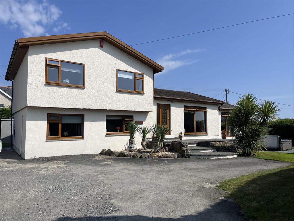 Tamarisk, 41 Slade Lane, SA61 2HY 5 bed detached house for sale - £440,000