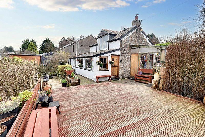 Turf Cottage, Llanelly Hill... 2 bed cottage - £200,000