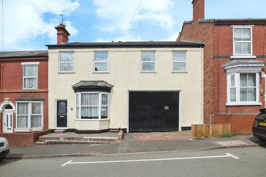 Zoar Street, Lower Gornal 4 bed terraced house - £280,000
