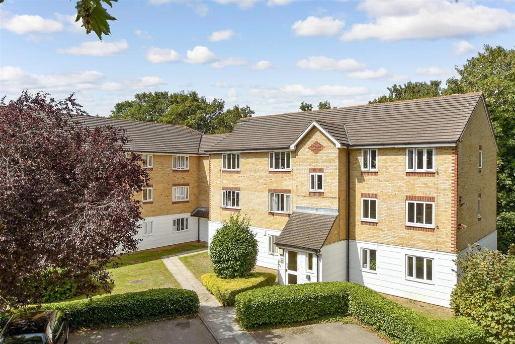 Chipstead Close, Sutton, Surrey 1 bed flat - £190,000
