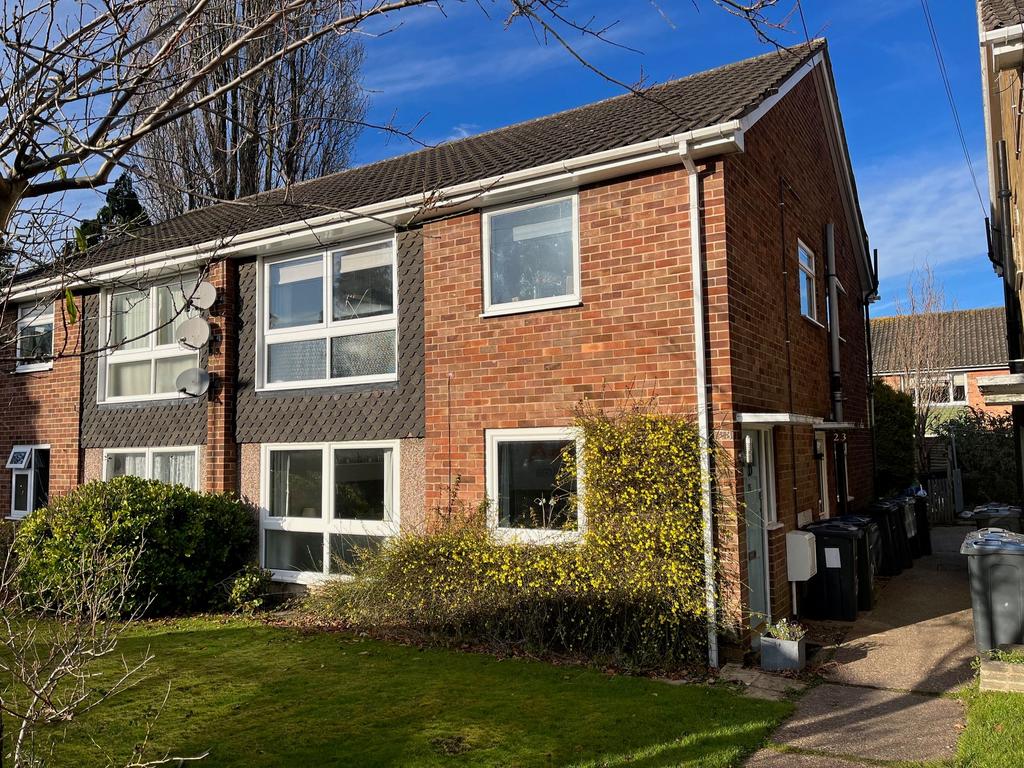 Wilkinson Close, Sutton Coldfield, B73 2 bed maisonette - £900 pcm (£ ...