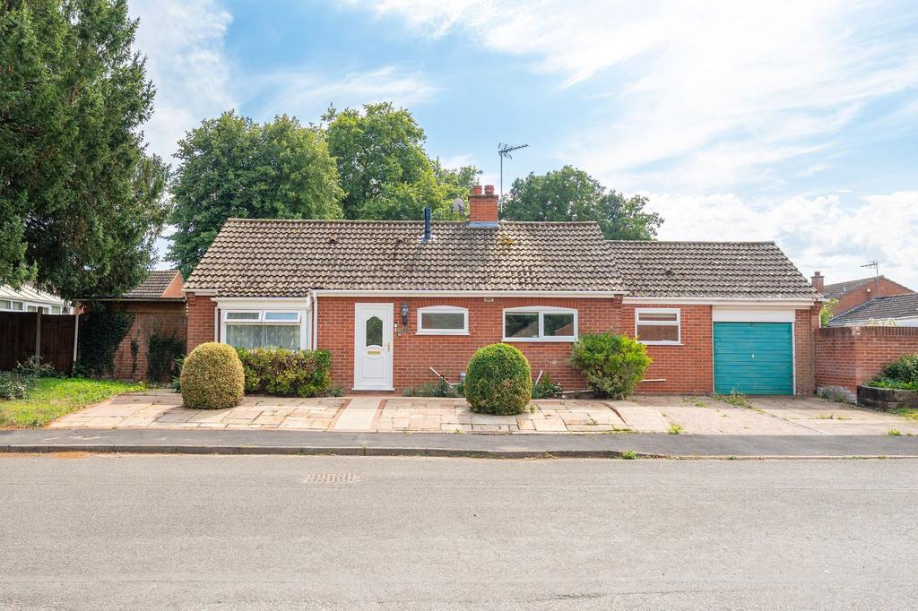Merlewood, Diss IP21 2 bed detached bungalow - £250,000