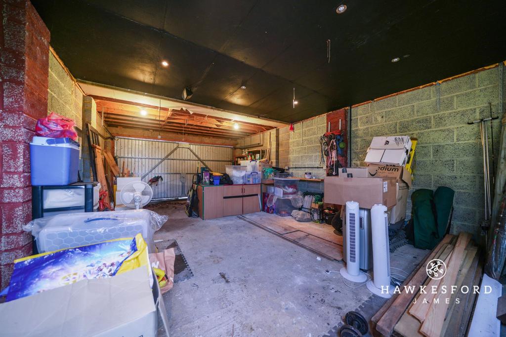 Ruins Barn Road, Sittingbourne ME10 4 bed semi-detached house for sale ...