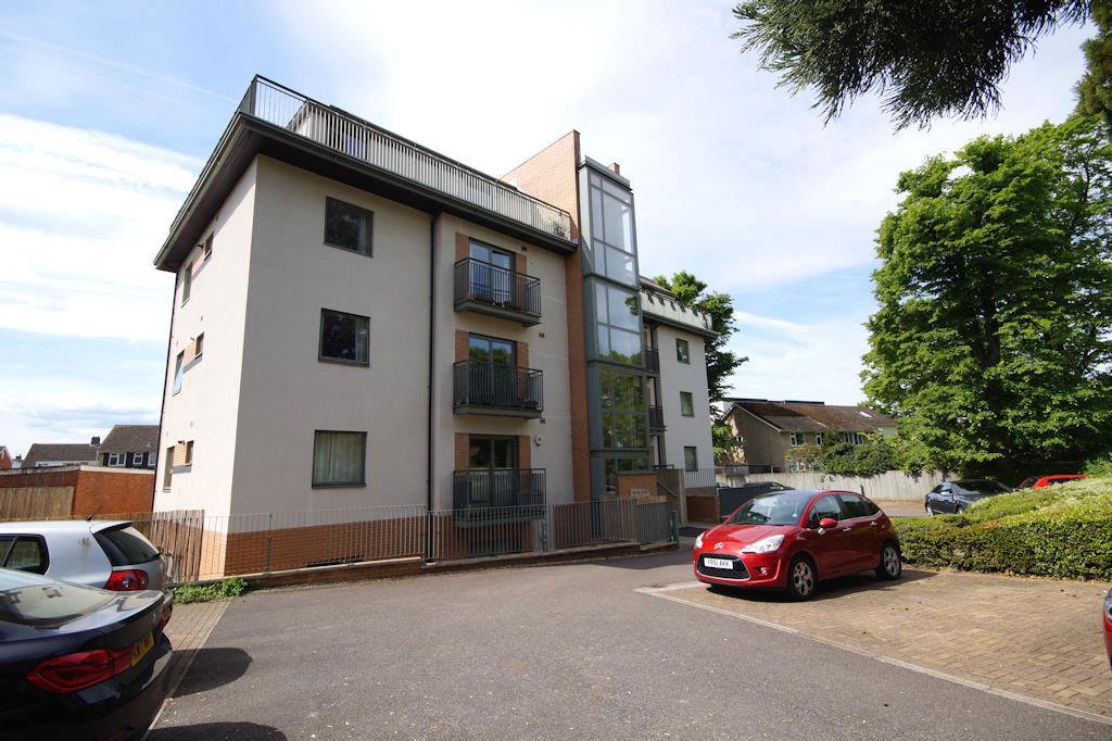 Hatherley GL51 6EZ 2 bed flat - £1,250 pcm (£288 pw)