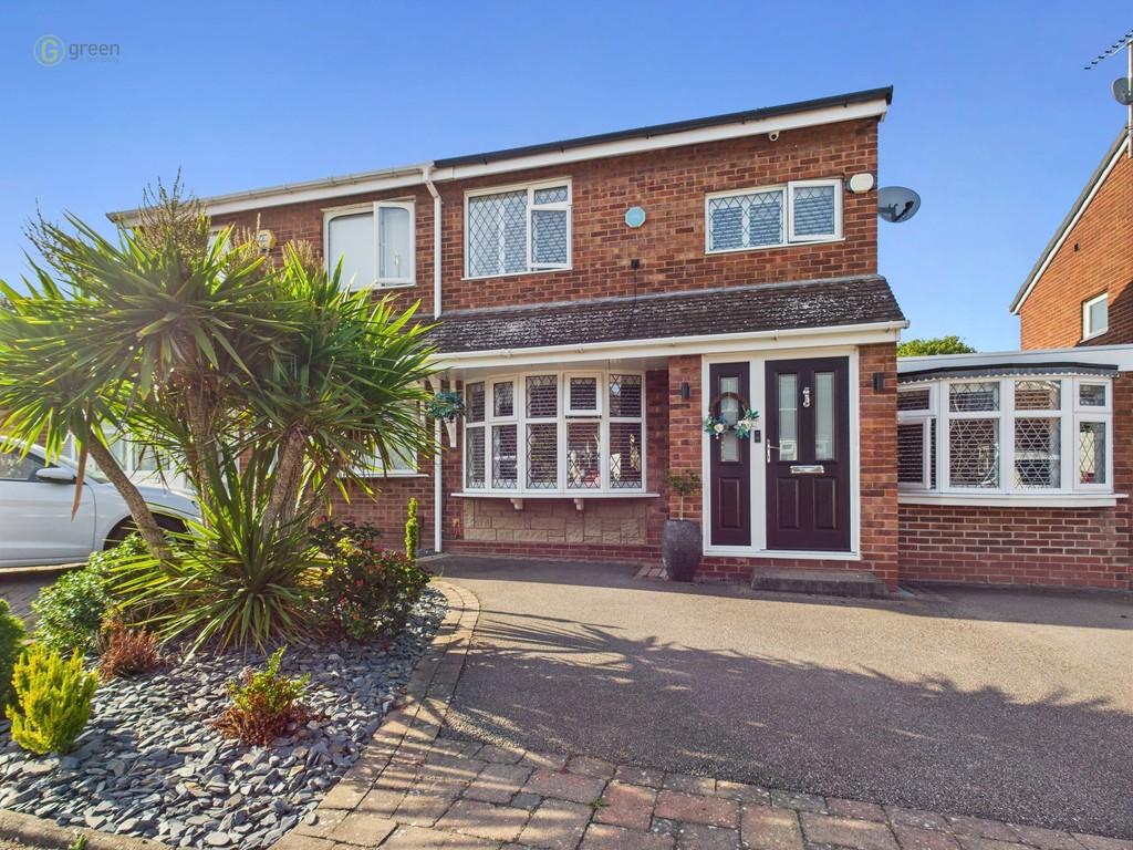 Runcorn Close, Birmingham B37 3 bed semi-detached house - £300,000