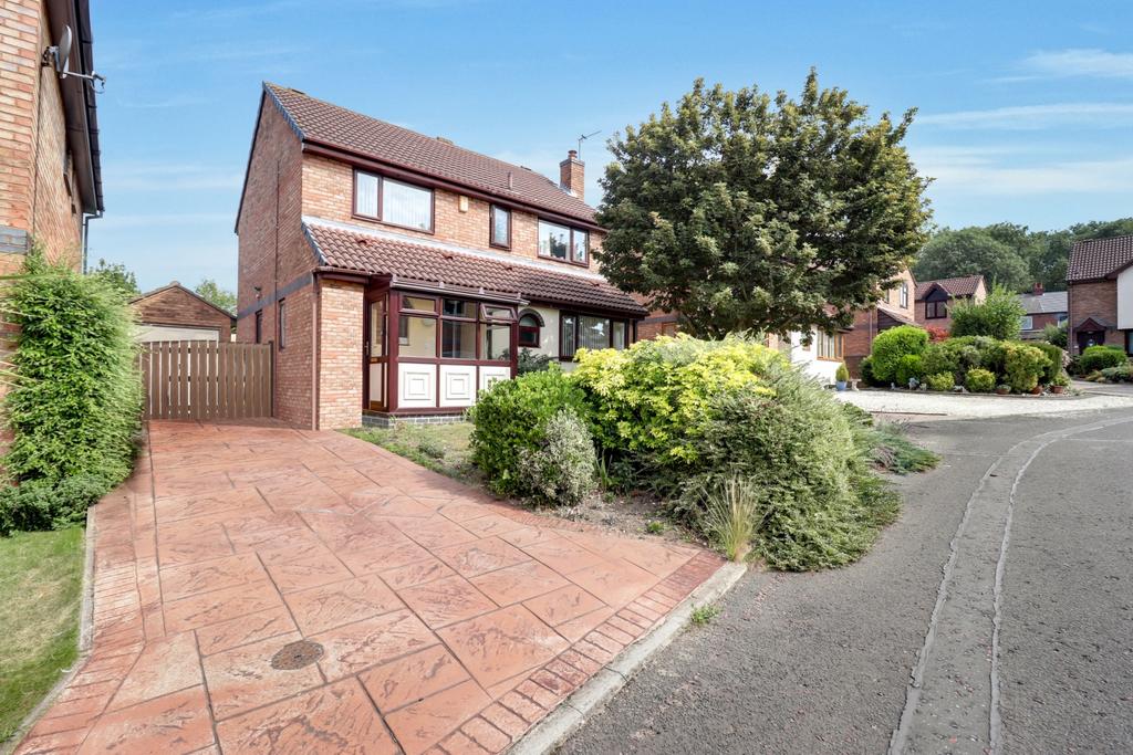 Freeston Drive, Normanton, West... 4 bed detached house for sale - £300,000
