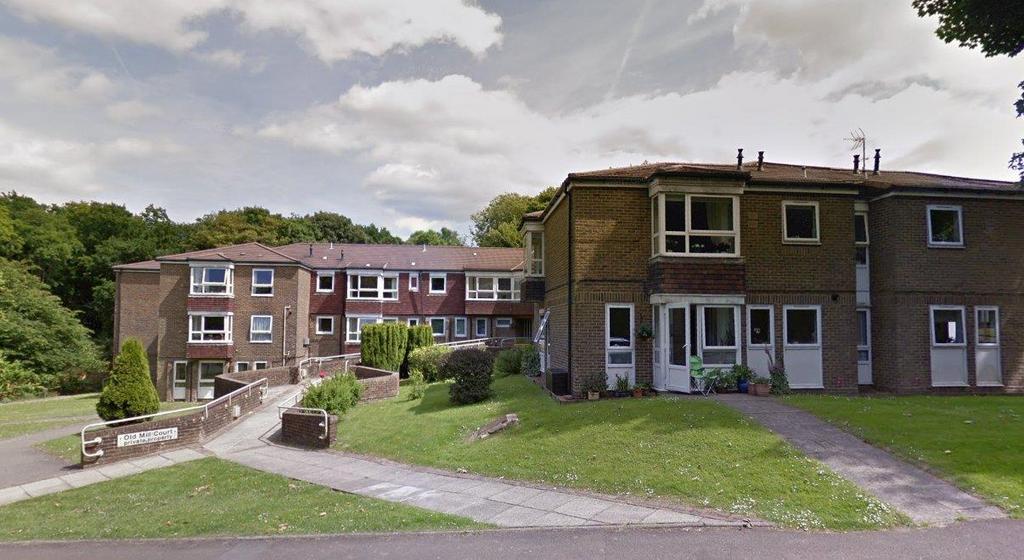Pine Grove, Crowborough TN6 2 bed apartment - £795 pcm (£183 pw)