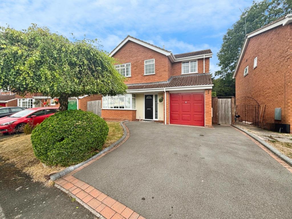 Elmhurst Close, Redditch B97 3 bed detached house - £1,500 pcm (£346 pw)