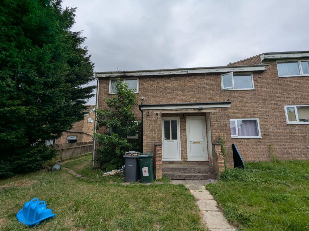 Lidget Green, 74, Glenbrook Drive... 1 bed flat - £24,000