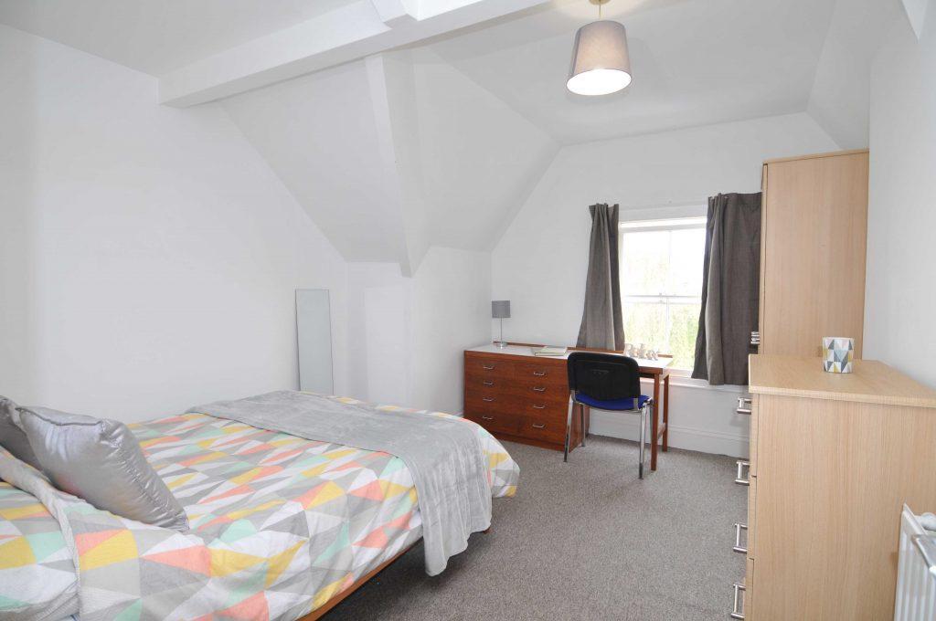 8 Napier Terrace, TOP FLOOR FLAT 3 bed apartment - £650 pcm (£150 pw)