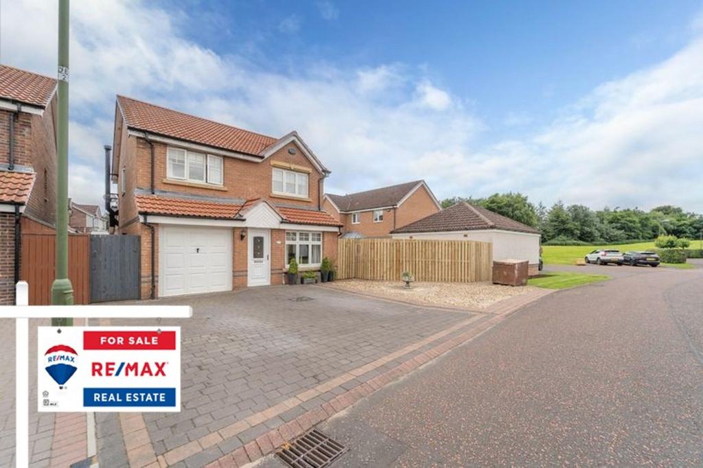 Hunter Grove, Bathgate EH48 4 bed detached house for sale - £325,000
