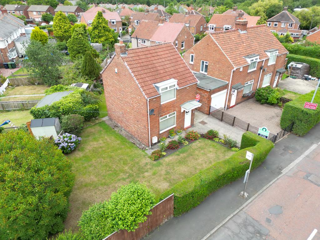 Number 3 Maple Avenue, Gateshead... 2 bed detached house - £100,000