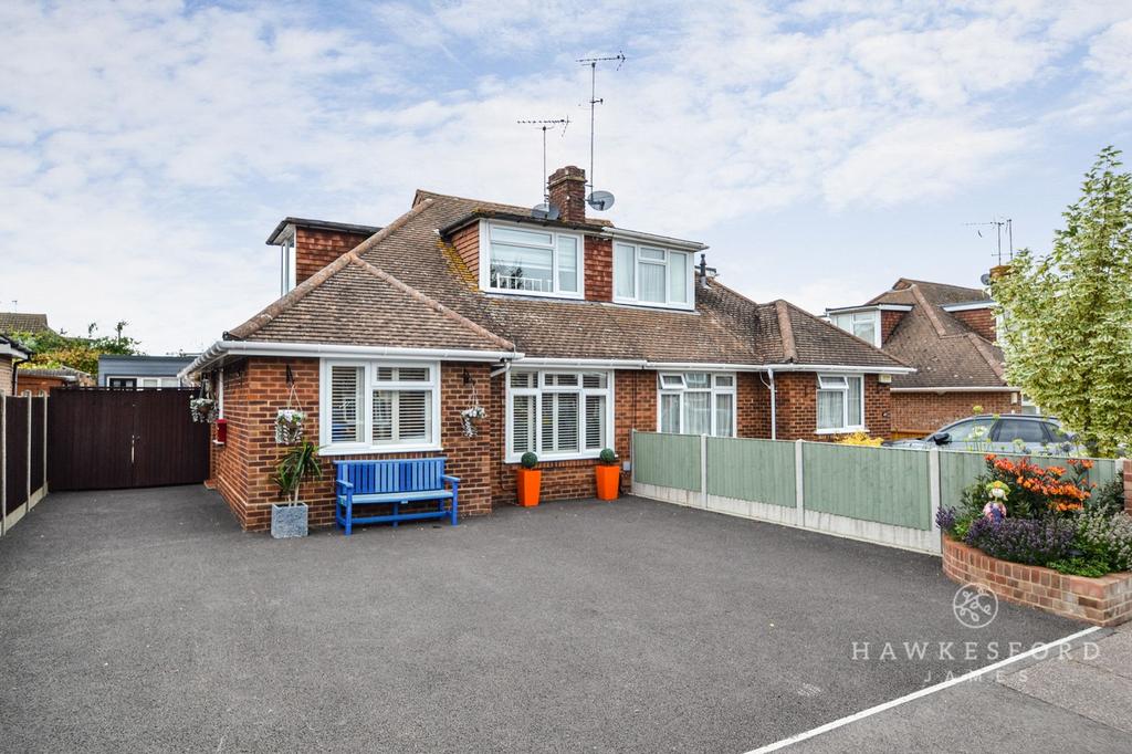 Roseleigh Road, Sittingbourne ME10 2 bed chalet for sale - £435,000