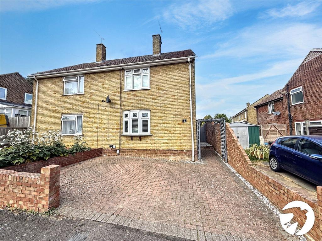 Thornham Road, Twydall, Kent, ME8 3 bed semi-detached house - £315,000