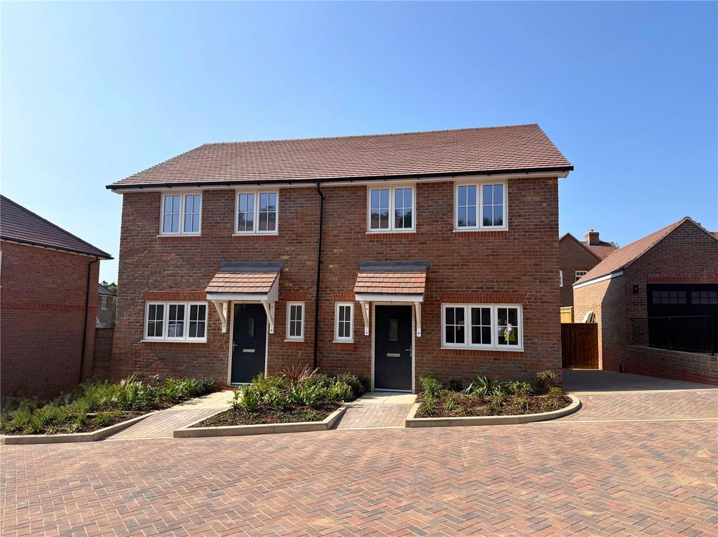 Deanfield Rise, Tilehurst Lane, Binfield 3 bed semi-detached house for ...