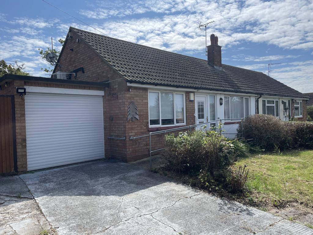 Kent Avenue, Minster On Sea ME12 2 bed semi-detached bungalow - £265,000
