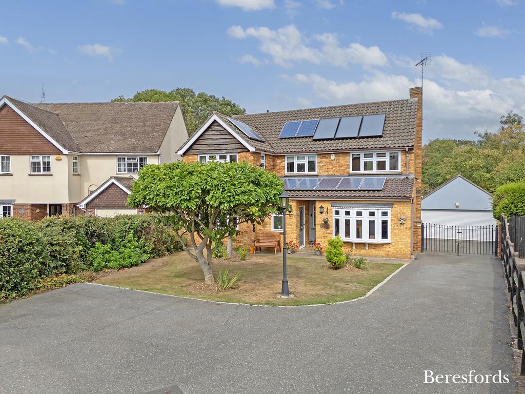 Tabors Avenue, Great Baddow, CM2 4 bed detached house - £850,000