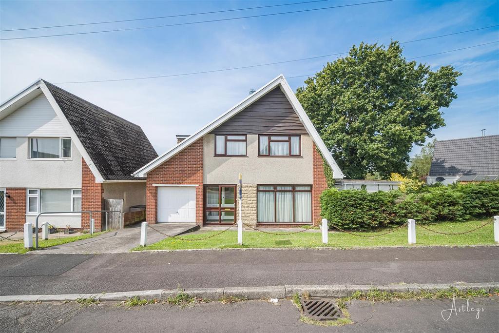 Village Close, Bryncoch, Neath 4 bed detached house - £329,950