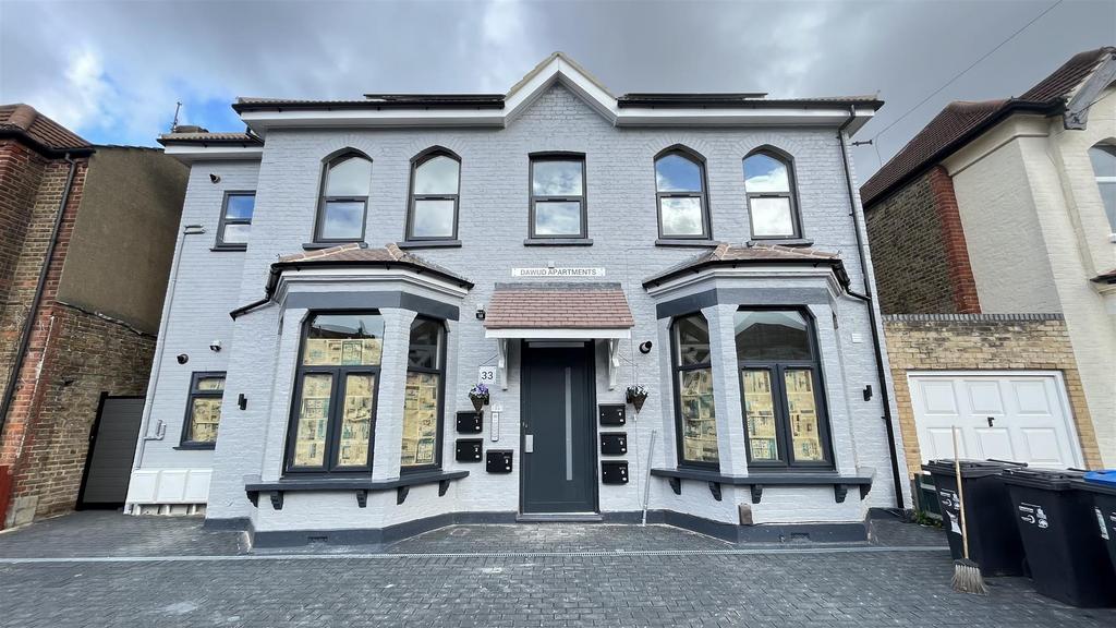 Graham Road, Mitcham CR4 Studio - £1,050 pcm (£242 pw)