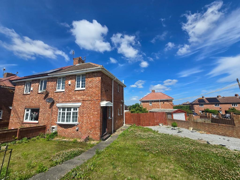 Barnes Road, Murton, Seaham, SR7 2 bed semi-detached house - £600 pcm (£138 pw)