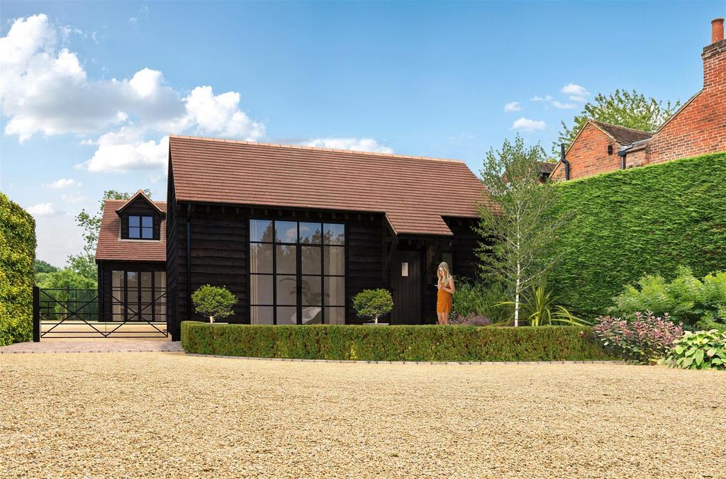 Off The Street, West Horsley 3 bed detached house - £1,275,000