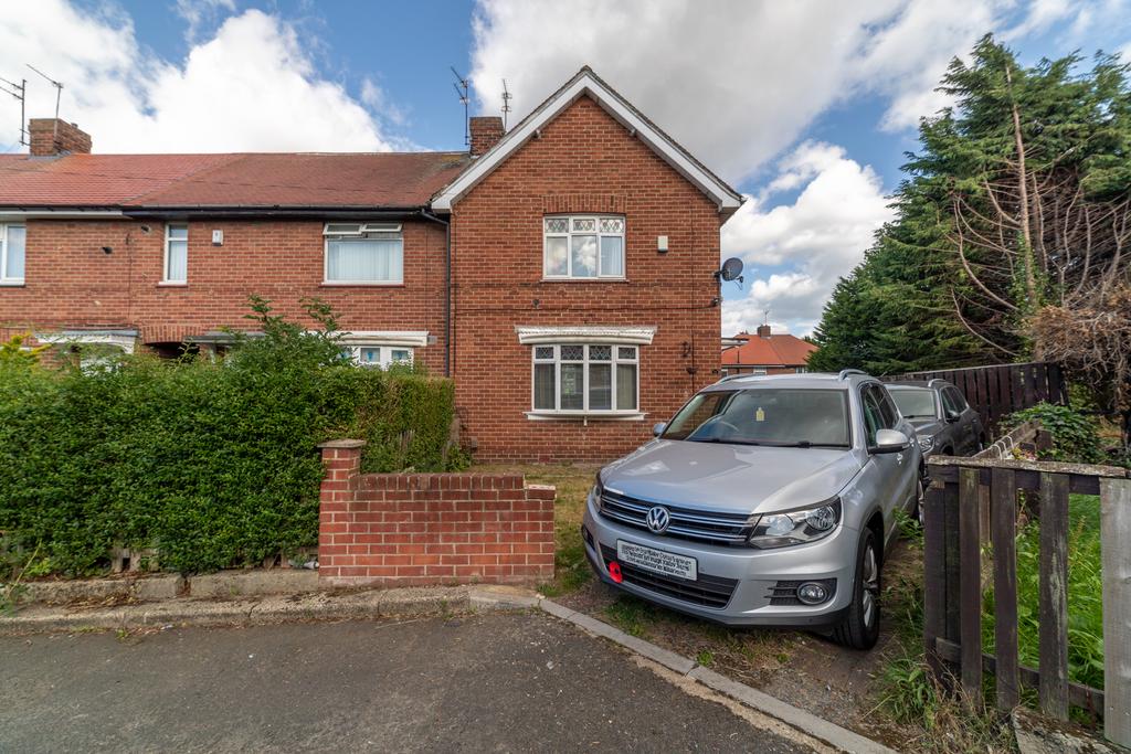 Halstead Square, Sunderland SR4 2 bed end of terrace house - £80,000