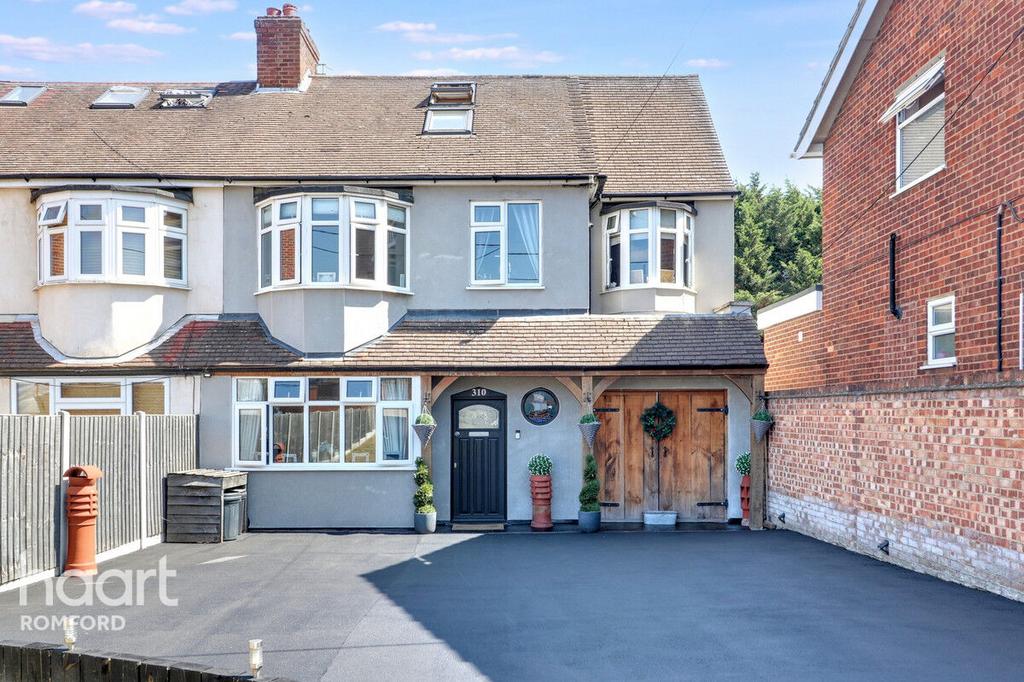 Lodge Lane, Romford, RM5 2HX 5 bed semi-detached house for sale - £650,000