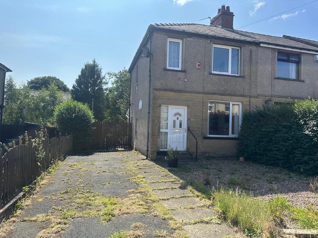 Beacon Grove, Wibsey, Bradford, BD6 3 bed terraced house - £180,000