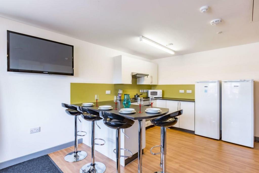 70 Russell Street, Nottingham NG7 1 bed in a flat share to rent - £572 ...