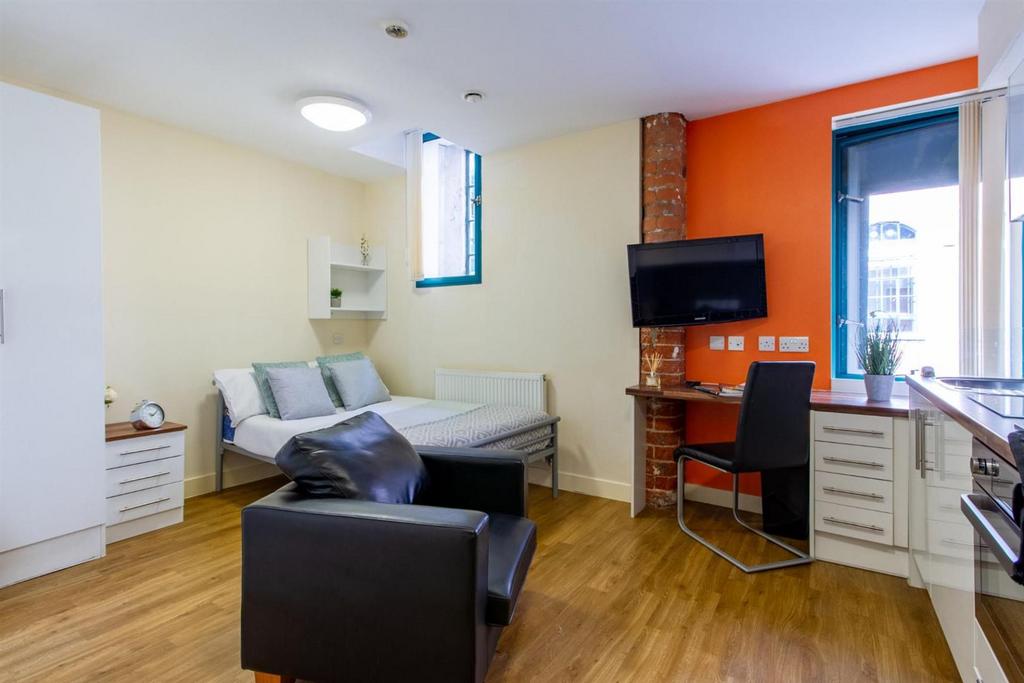 11 Russell Street, Nottingham NG7 Studio to rent - £732 pcm (£169 pw)