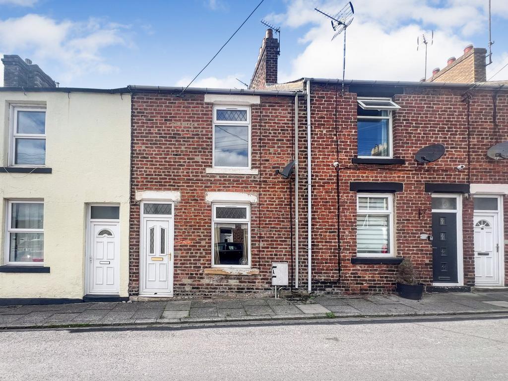 Albert Street, Crook, DL15 2 bed terraced house - £55,000