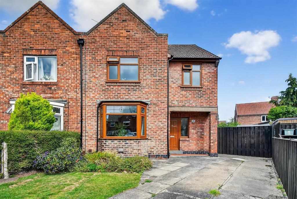 Nidd Grove, York 3 bed semi-detached house - £320,000