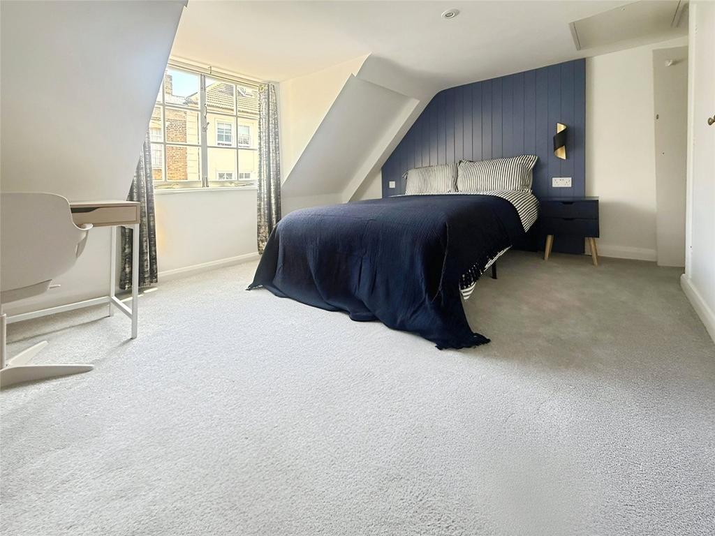 High Street, Gillingham ME7 1 bed in a house share - £675 pcm (£156 pw)