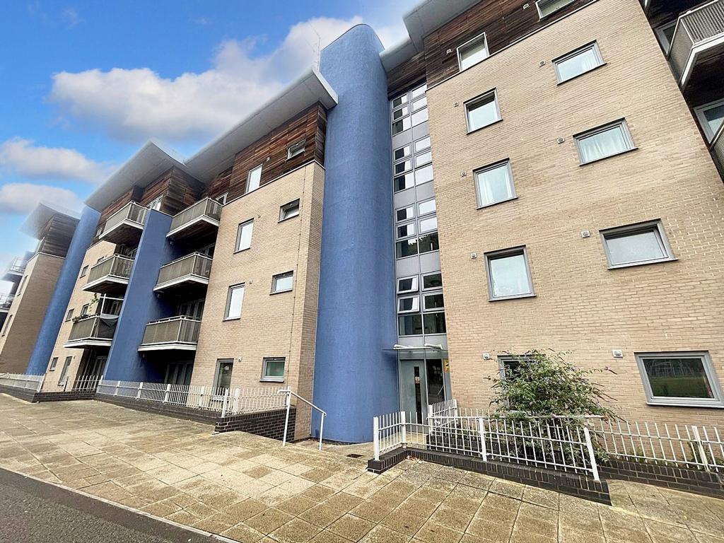Cubitt Way, Peterborough, PE2 2 bed flat to rent - £1,050 pcm (£242 pw)