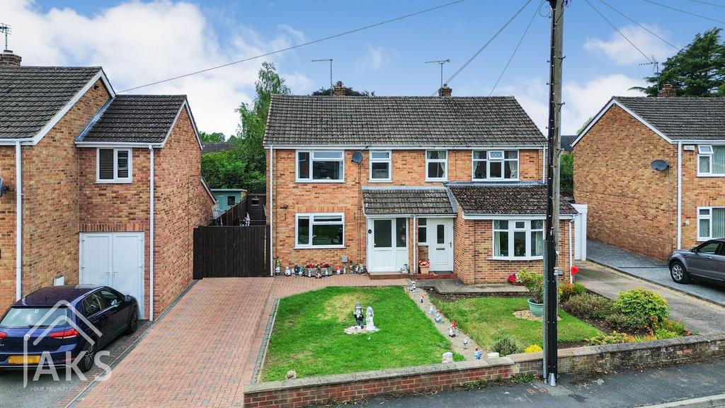 Dove Rise, Derby DE65 3 bed semi-detached house - £240,000