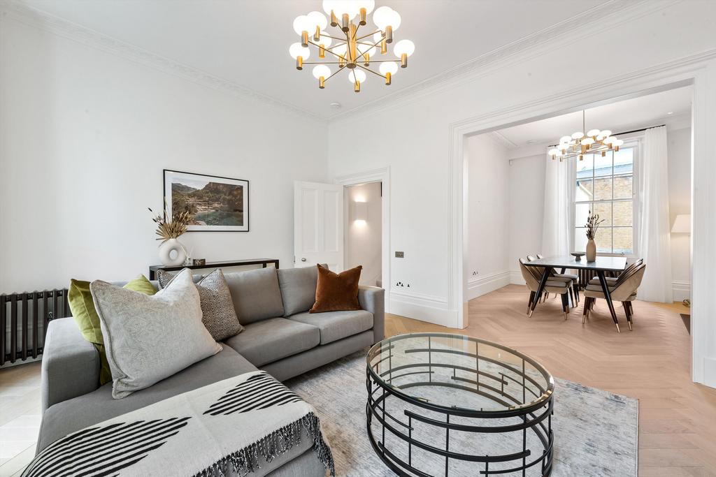 Ebury Street, London, SW1W 3 bed flat - £7,995 pcm (£1,845 pw)