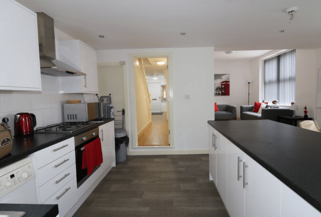 Saltoun Road, London, SW2 6 bed terraced house - £5,150 pcm (£1,188 pw)