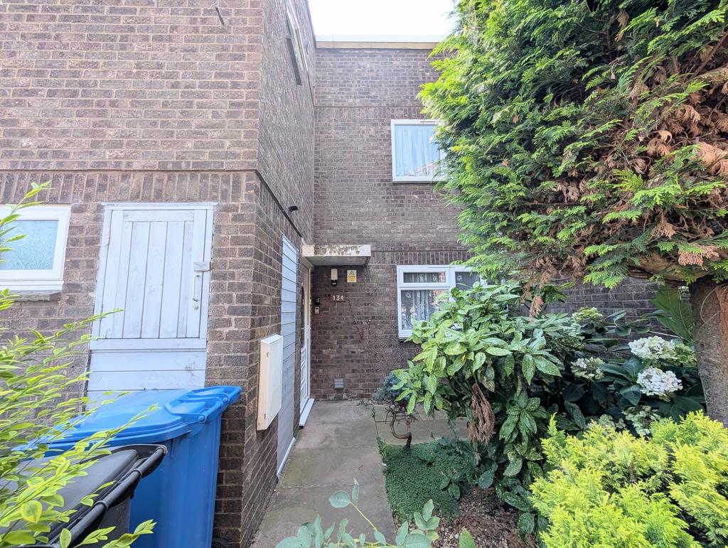 Highfield Road, Kettering, NN15 1 bed in a house share to rent - £525 ...