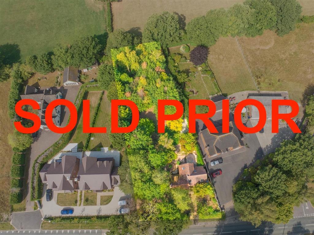 Earlswood Common, Solihull B94 4 bed cottage - £400,000