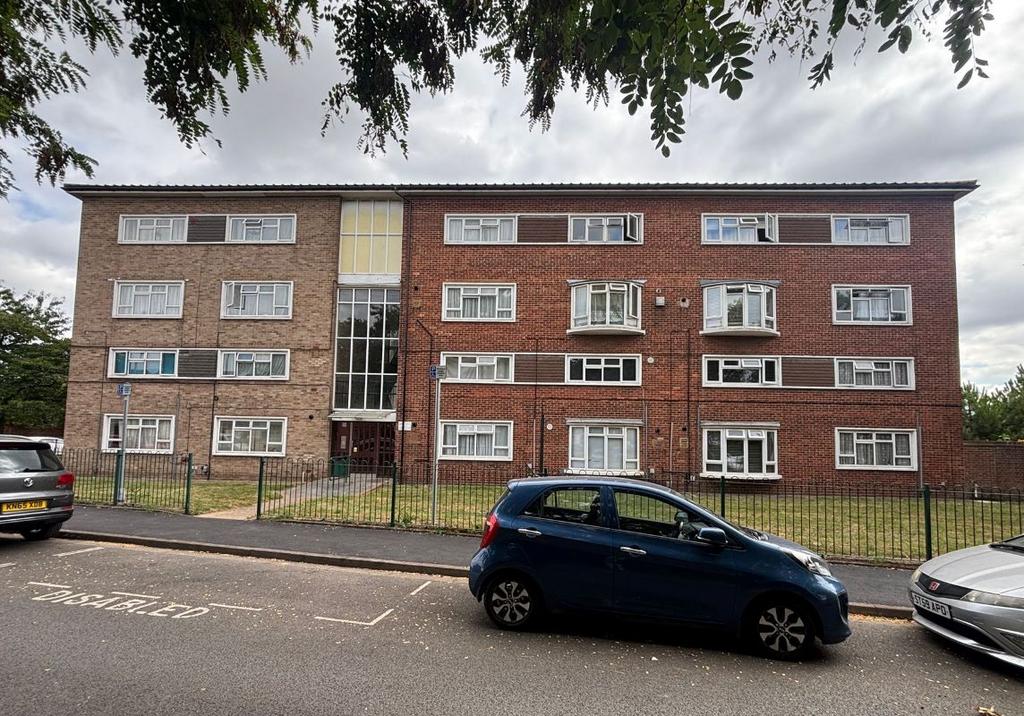 23 Wordsworth Way, West Drayton... 1 bed flat - £210,000
