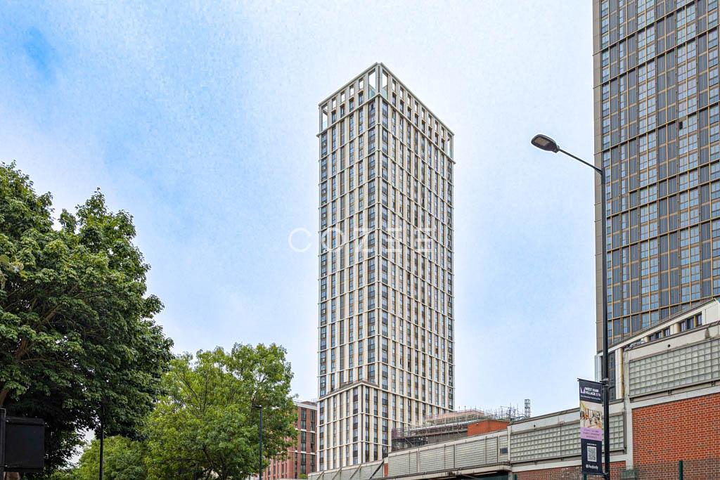 1 Affinity View, London E16 3 bed flat to rent - £3,500 pcm (£808 pw)
