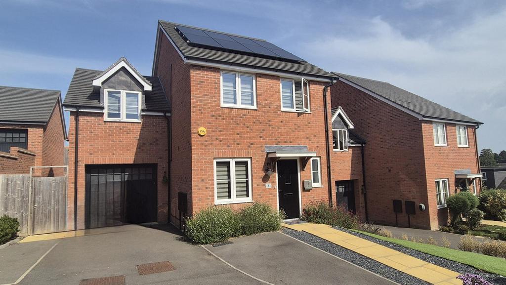 Heritage Way, Southam, CV47 3 bed detached house - £400,000