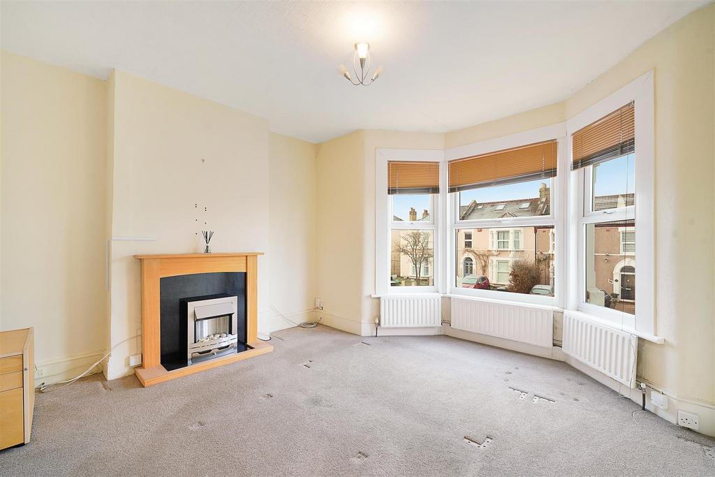 Wellmeadow Road, London SE6 2 bed apartment - £340,000