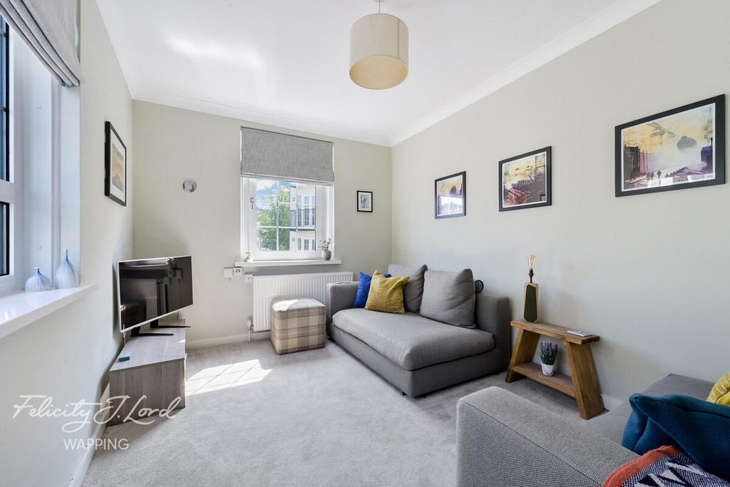 Garnet Street, LONDON E1W 1 bed flat - £350,000