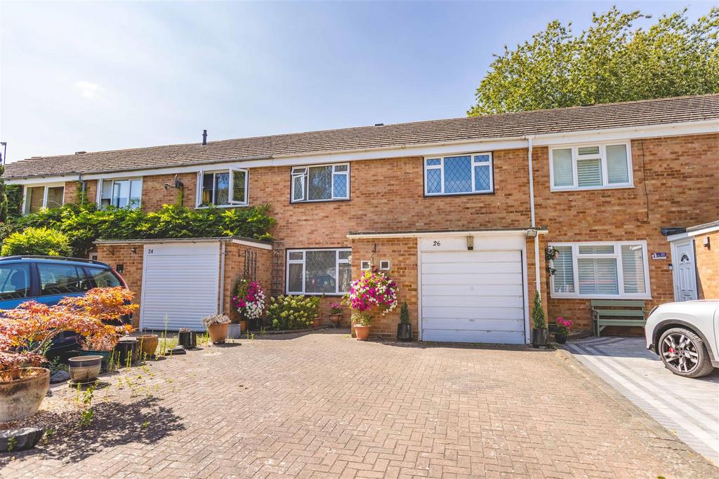 Holly Crescent, Windsor 3 bed terraced house - £450,000
